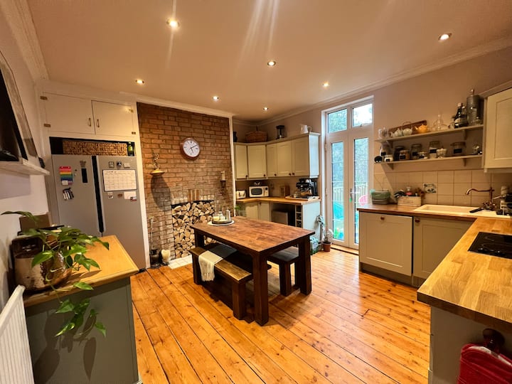Large Room Close To Town Centre - Banbury