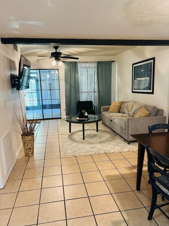 Gator’s Grotto*10 Minutes To Ben Hill Stadium - Gainesville, FL