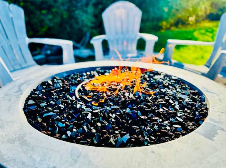 Relaxing Home W/deck + Firepit Central Location - Niagara-on-the-Lake