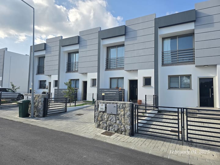 Villa West Park, Near Merit Hotel And Sea - Nordzypern
