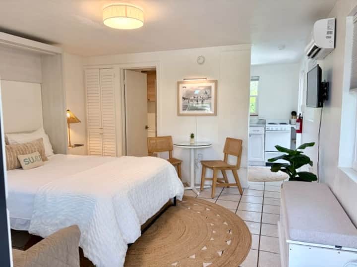 Bungalow On The Park-east - Sarasota