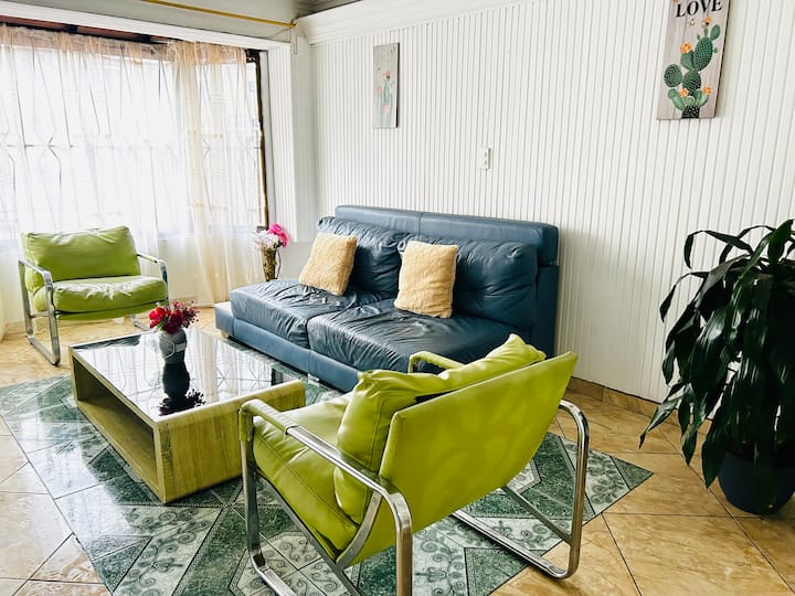 Casa Amplia Y Cómoda En Medellín - Bello