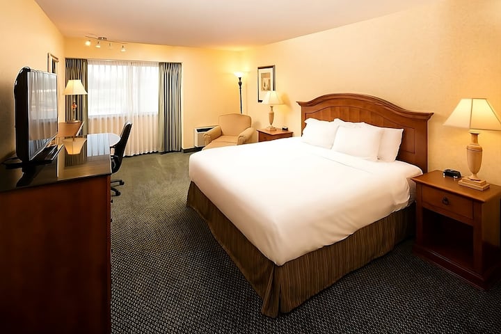 Relax And Recharge! Pet-friendly, Free Parking! - Wenatchee, WA