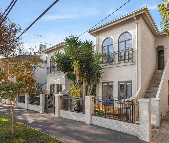 Art Deco Beachside Oasis - Saint Kilda