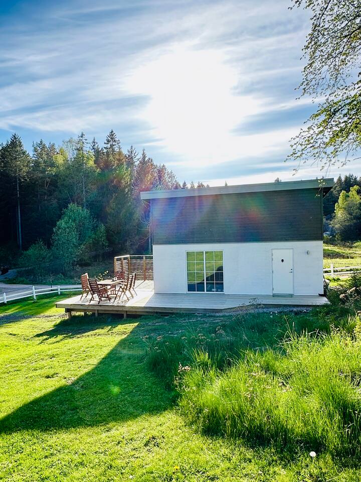 Litet Hus I Naturskön Miljö - Munkedal