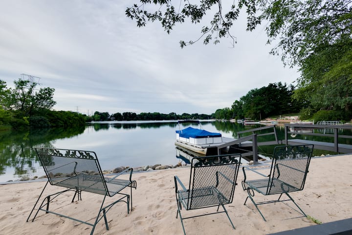 Lakefront Haven With Hot Tub + Fishing - Indianapolis, IN