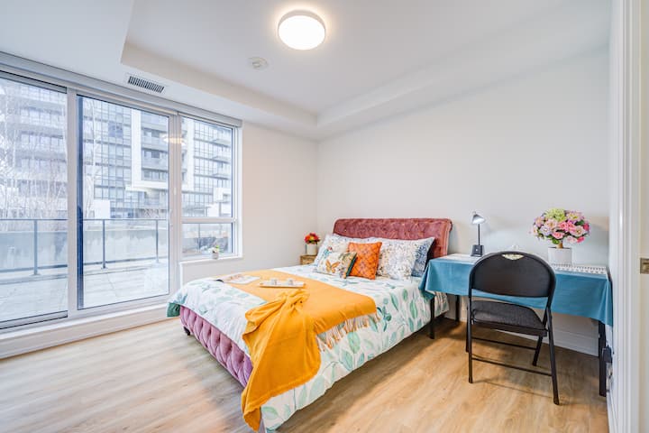 002a Mastroom Ensuite Bathr Close Amd $2000/month - Markham, Canada