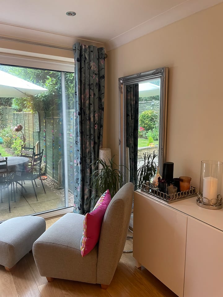 Double Bedroom - Beautiful House - High Wycombe