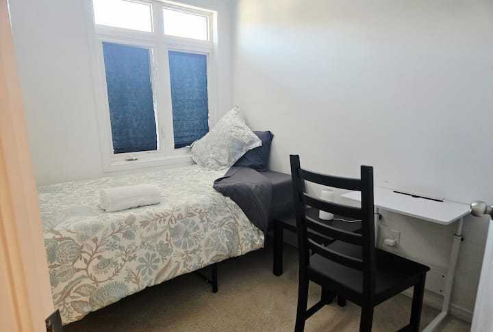 Cozy & Convenient Room - Gatineau