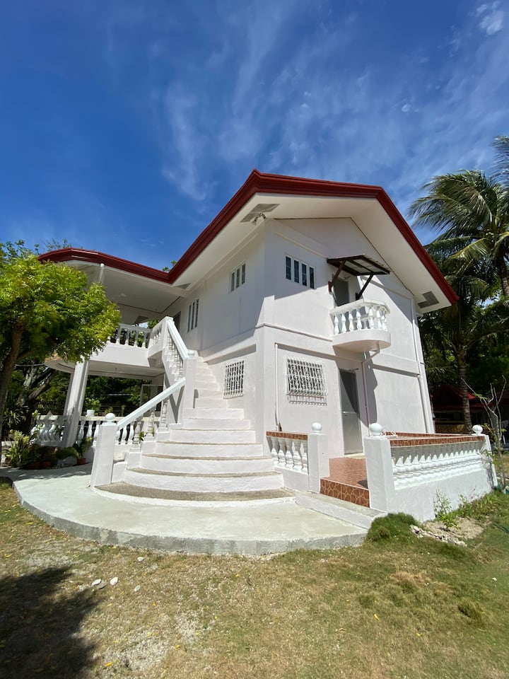 Madrona Beach Paradise - Oslob