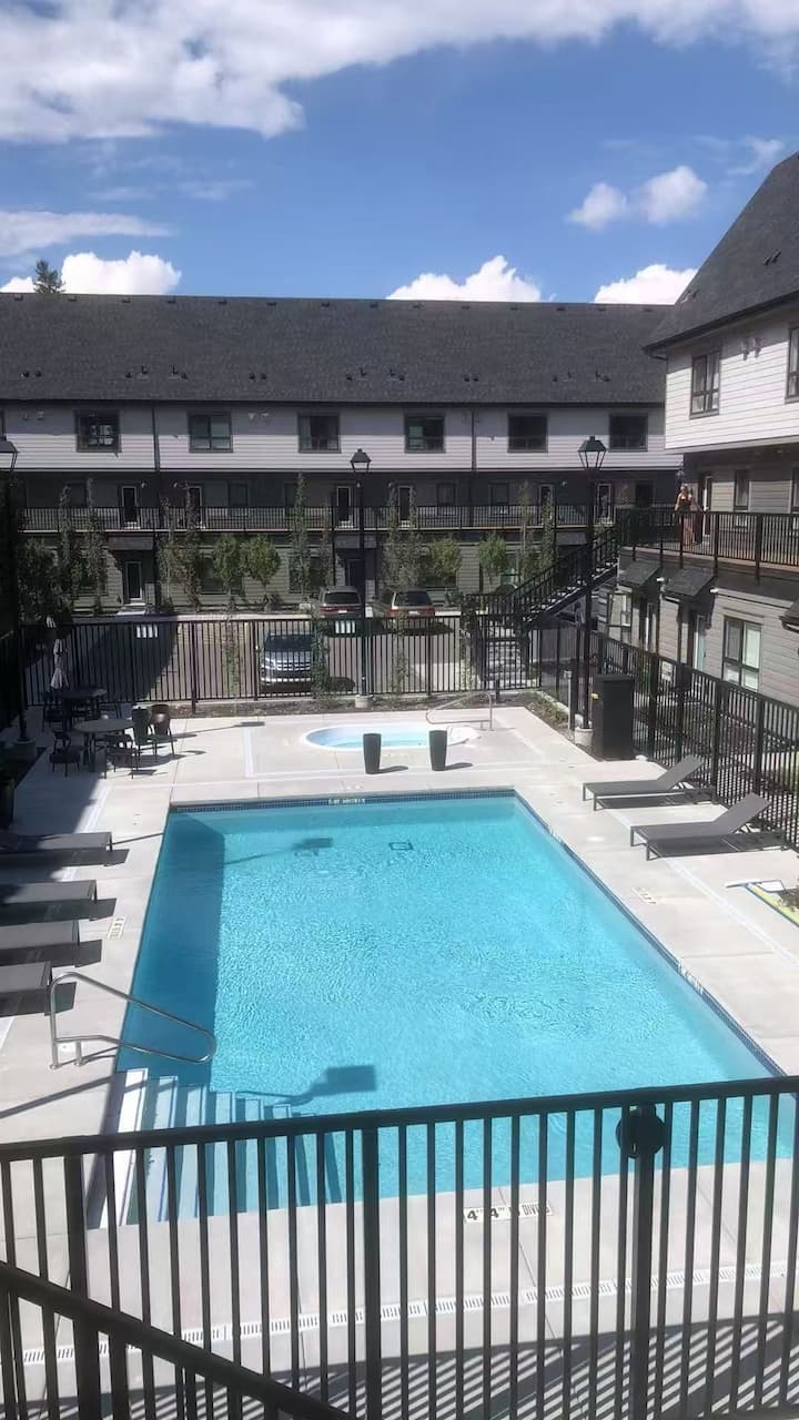 S210 - New 2-br Condo/pool/hot Tub/free Parking - Canmore