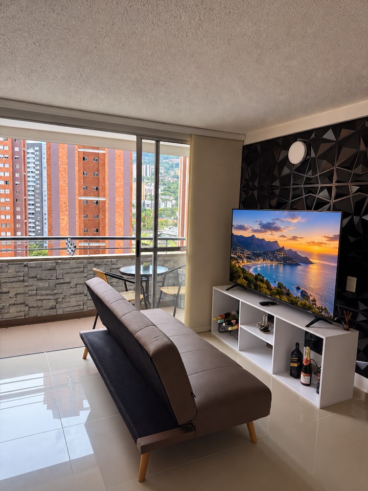 Beautiful Apartment With Pool - Medellín, Colombia