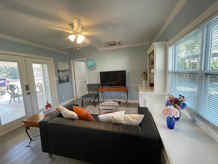 Guest Apartment Unit C Near Katy Mills - Katy, TX