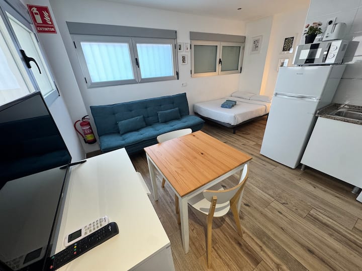 Luminoso Estudio En El Cabanyal Junto Al Puerto 1 - Valencia