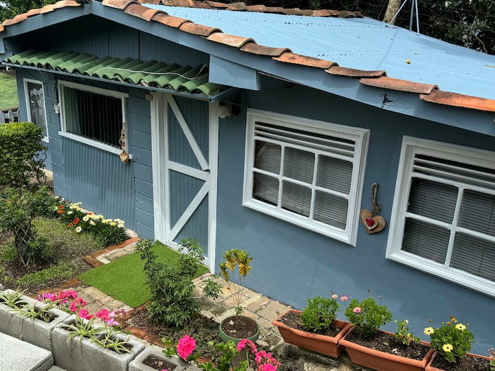 Linda Cabaña En Las Afueras De Cartago! - Cartago