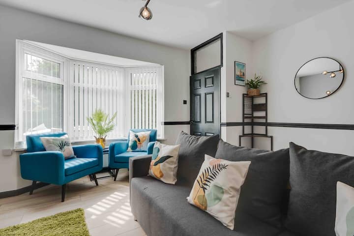 10min Walk To Stadium | Sofabed | W/m & Dishwasher - Liverpool