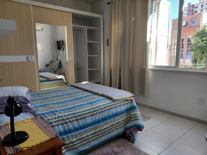 Quarto Com Banheiro Privativo - Porto Alegre