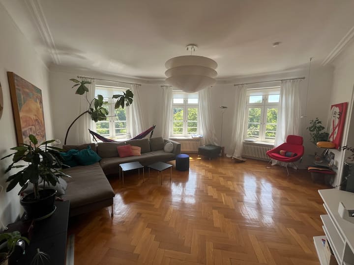 Classic 180 Sqm Riverside Flat In Old Town - Neubiberg