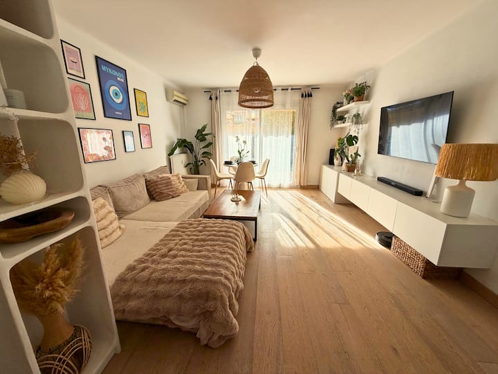 Appart 2 Chambres - Extérieur - Parking - 2 Km Mer - Saint-Raphaël