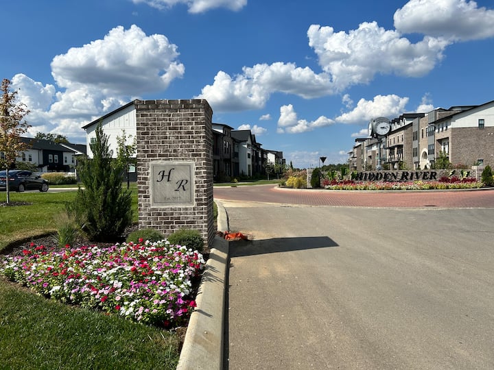 Luxury Townhome.w/top Amenities.5min To I-24 - MTSU, Murfreesboro