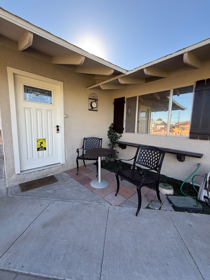 Private Guest House—5.5 Miles From The Strip - Las Vegas, NV