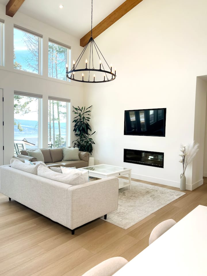 New Lake View Home - Lake Country