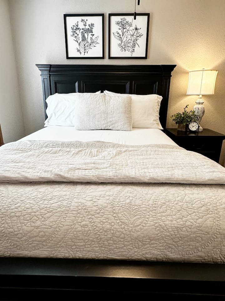 Game Room | Hot Tub | Fire Pit @ Lake Shelbyville - Illinois