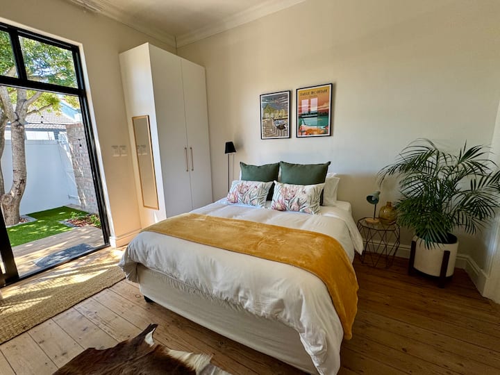 Private Garden Suite In The Heart Of Sea Point - 開普敦