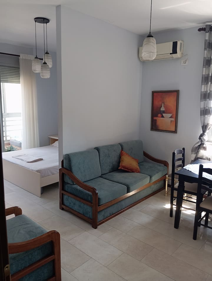 Center Apart - 티라나