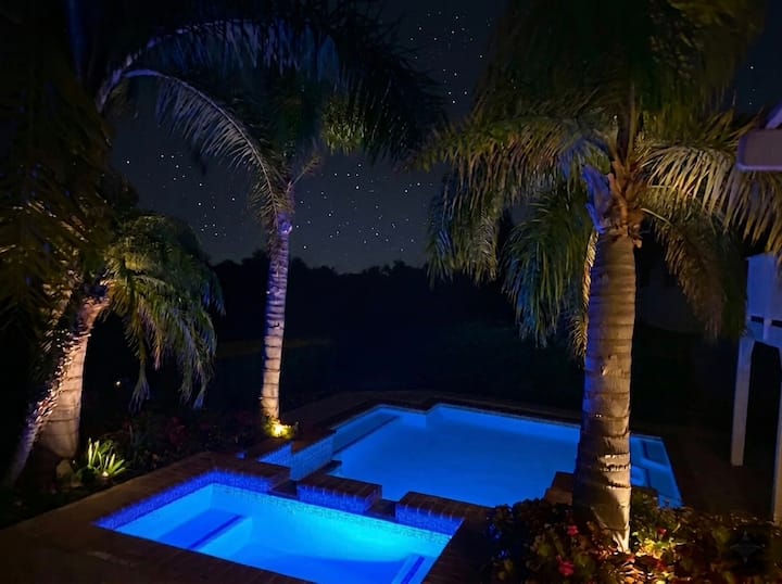 Pool Paradise Retreat & Heated Spa - Moorpark, CA