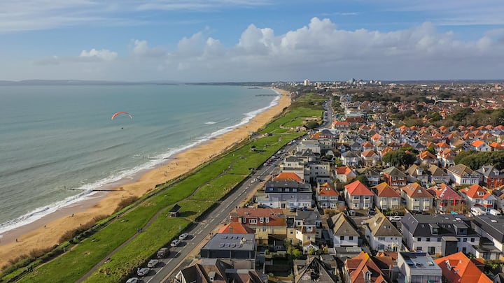 Stunning Bright Two Bedroom Flat In Southbourne - Mudeford