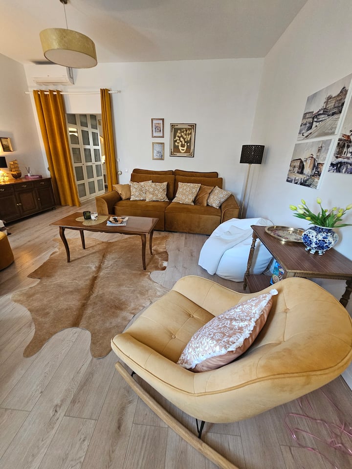Large Terace Villa In Pula Center - Pula