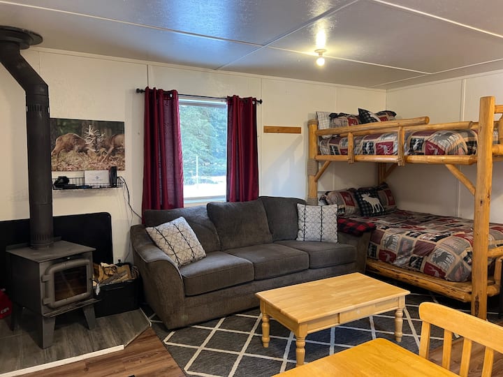 Rafter 2w Guest Cabins - Cabin #3 - Alberta