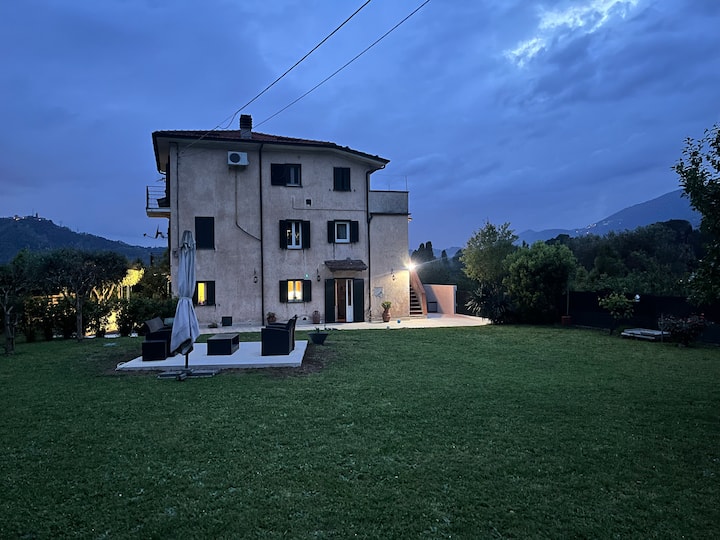 La Casa Del Gatto Rosso - 카마이오레