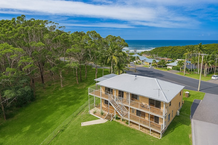 "Bemago Views" Family Friendly Beach House - Scotts Head