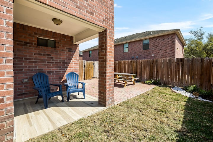 Sharyland Townhome - Mission, TX