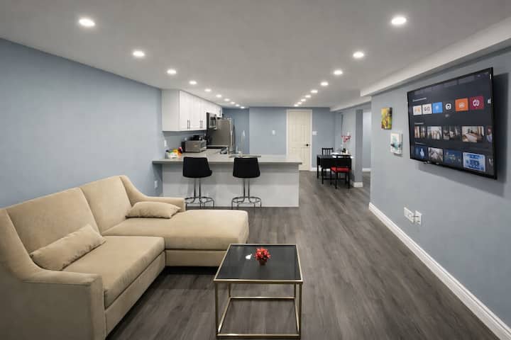 Private Unit-2 Beds • Free Parking • Fast Wi-fi - Oshawa