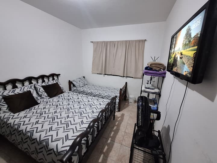 Quarto Privativo 01 Em Apto Compartilhado - Sjc! - São José dos Campos