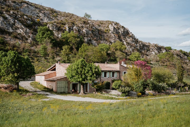 Peaceful Hideaway-views, Comfort & Charm - Alpes-de-Haute-Provence