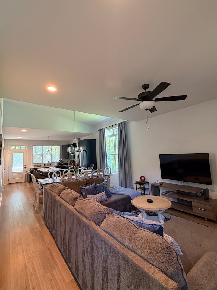 Newly Built Luxury Home 3min To Uva–near Downtown - Charlottesville, VA
