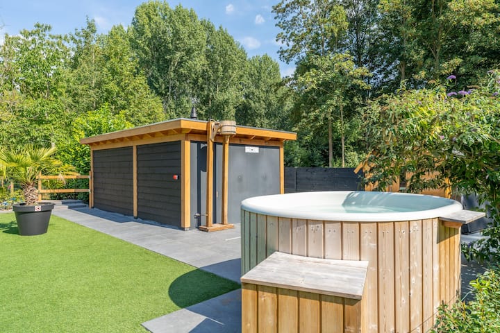Micro-maison Avec Tente De Couchage Et Piscine - Zeewolde