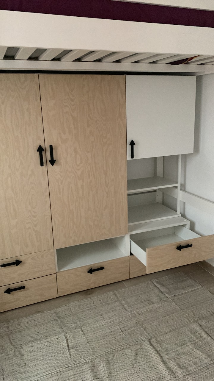 Room With Matrimonial Loft Bed And Share Bathroom - Valencia