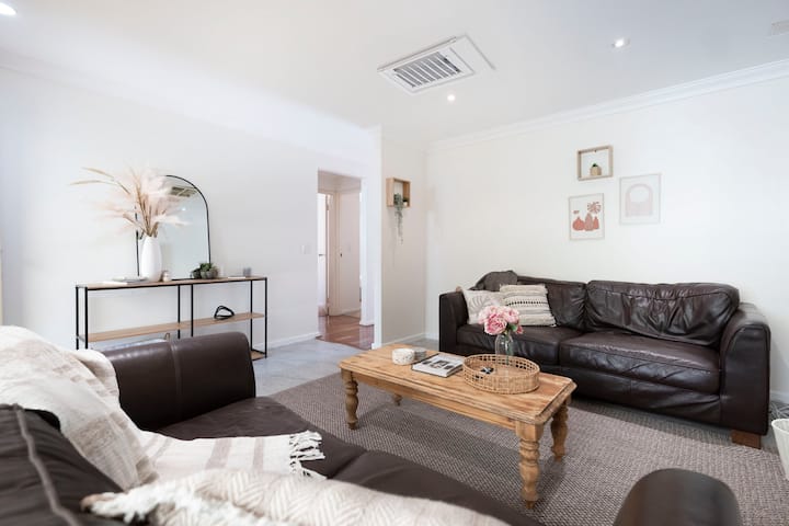Sunny Side (Bedroom 2) - Mount Pleasant
