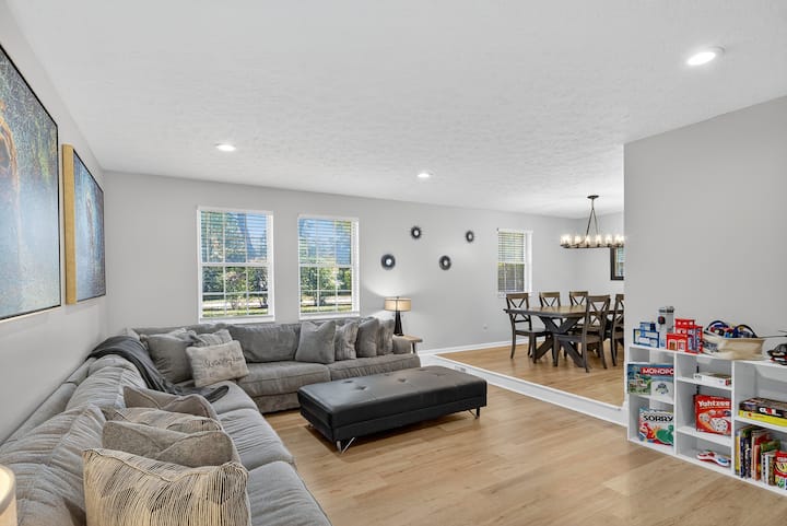 Sleeps 12, Game Area, Kings Island, Tennis, Sports - メーソン, OH