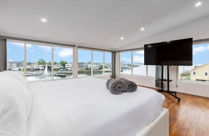 Stunning Waterfront Stay In Massapequa L.i - Massapequa, NY