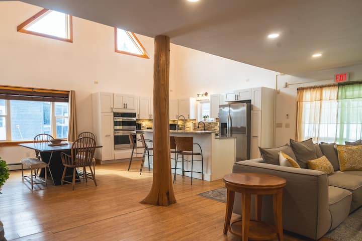 Luxury House - 2 Mins To W. Ski Mt. + Beach - Wilmington, NY