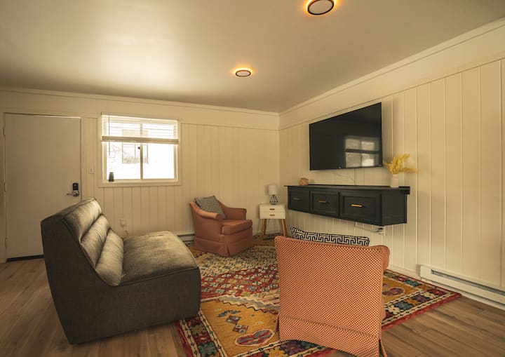 Luxury Apartment - Walk To Main St + Lake Placid - Lake Placid, NY