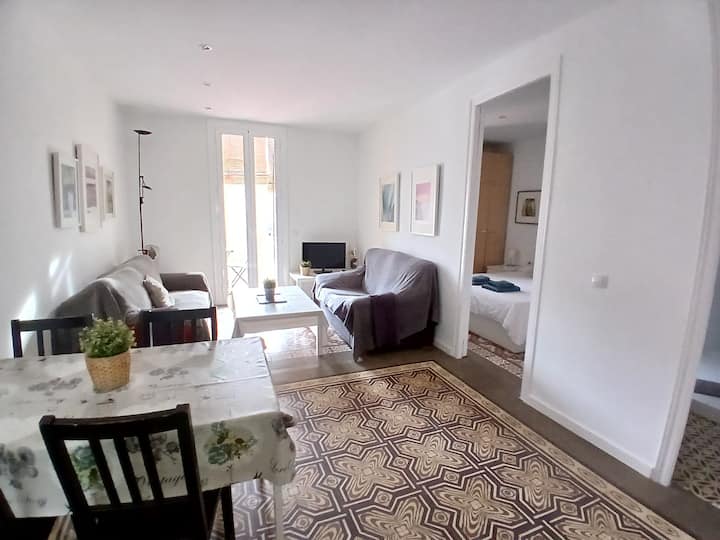 2. Central Apartment - Ramblas Port Fira Montjuic - Catedral de Barcelona