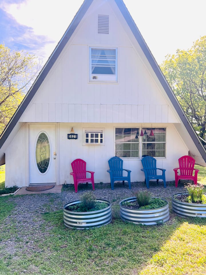 Little A Frame Country Cabin - Stillwater, OK