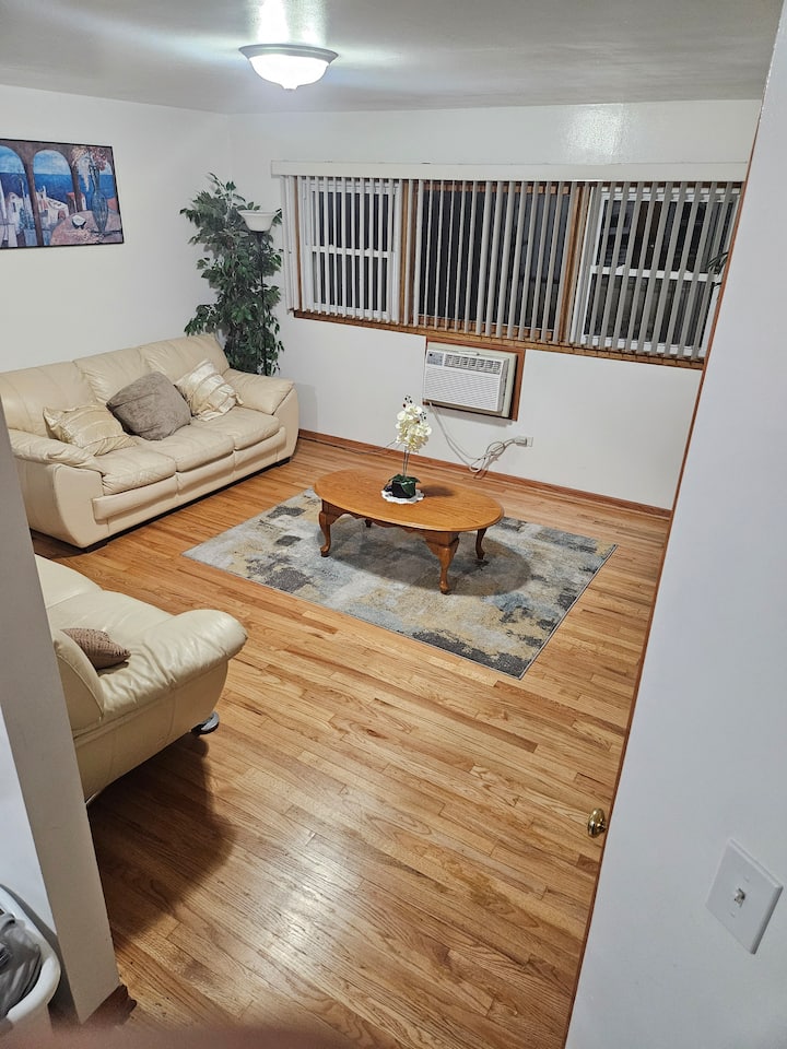 Enjoy Your Stay, Safe Easy Place. - Elmhurst, IL